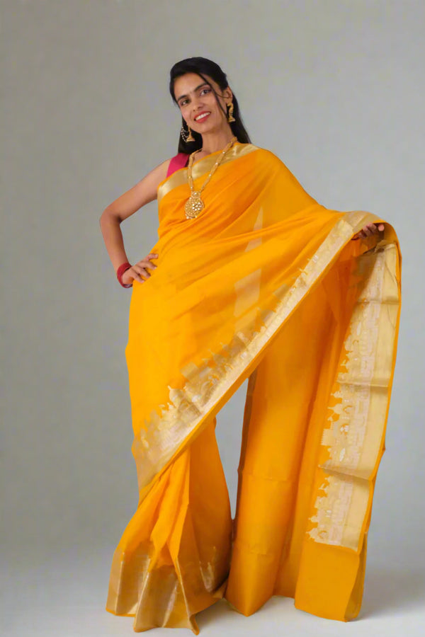 Buy Haldi Peela Ghat Print - Banarasi Saree Online | Silken Saga ...